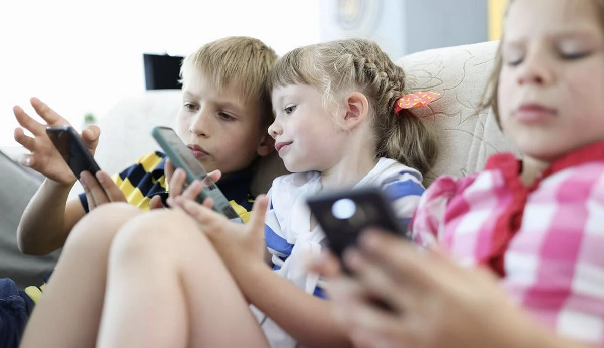 UAE: e& launches new SIM card for kids with free parental control ...