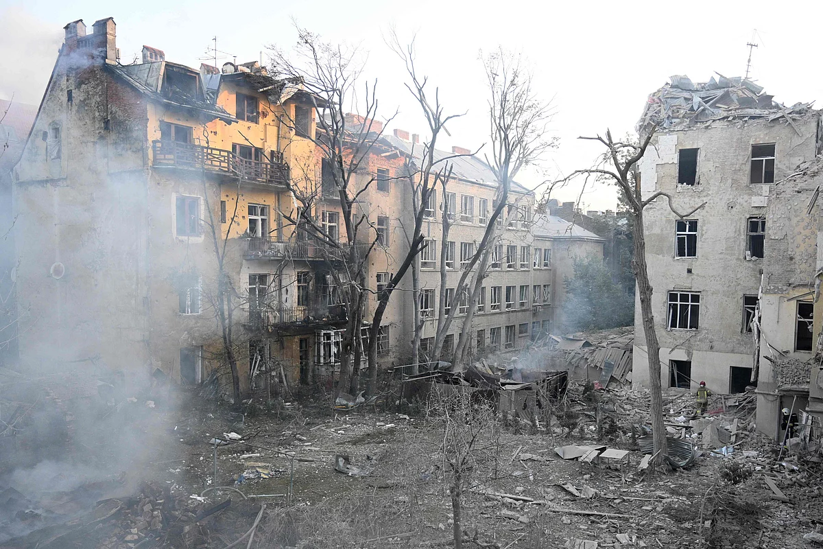 Seven killed in fresh Russian strikes on Ukraine's Lviv | Khaleej Times