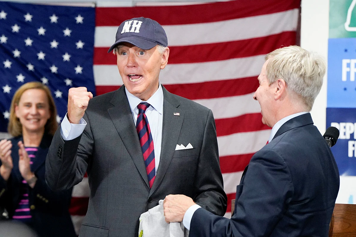 Biden turns infamous 'lock her up' chant on Trump | Khaleej Times