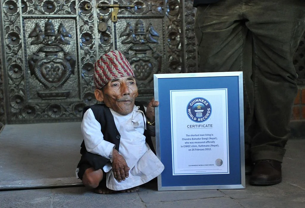 World's shortest man dies aged 75 | Khaleej Times