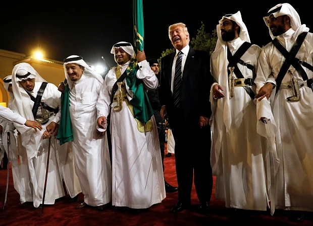 Video: Trump takes part in traditional Saudi sword dance | Khaleej Times