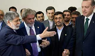 Iran agrees atom fuel deal with Turkey, Brazil