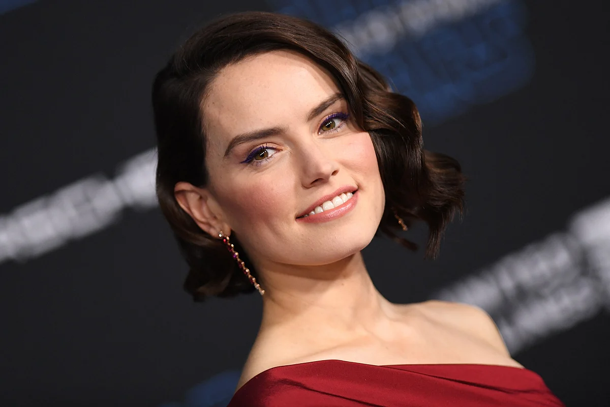 'Star Wars' star Daisy Ridley diagnosed with Graves' disease | Khaleej ...