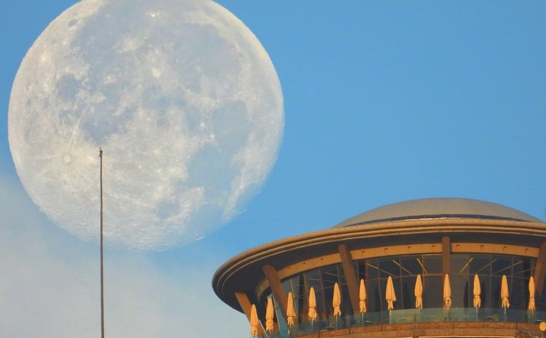 Stunning photos alert: 2021's last full moon towers over UAE's Cloud ...