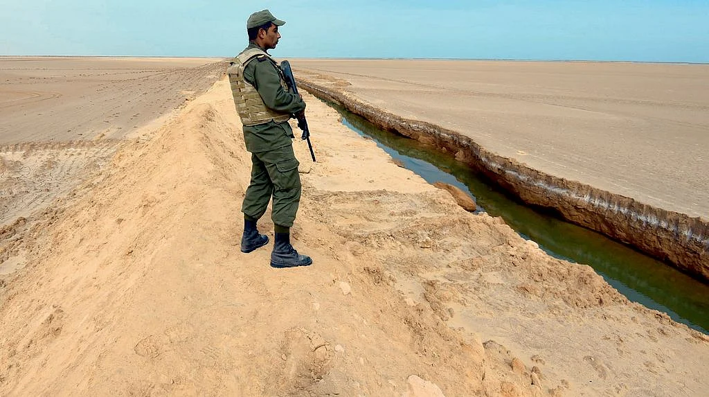 200km berms, water-filled trenches to keep Daesh at bay