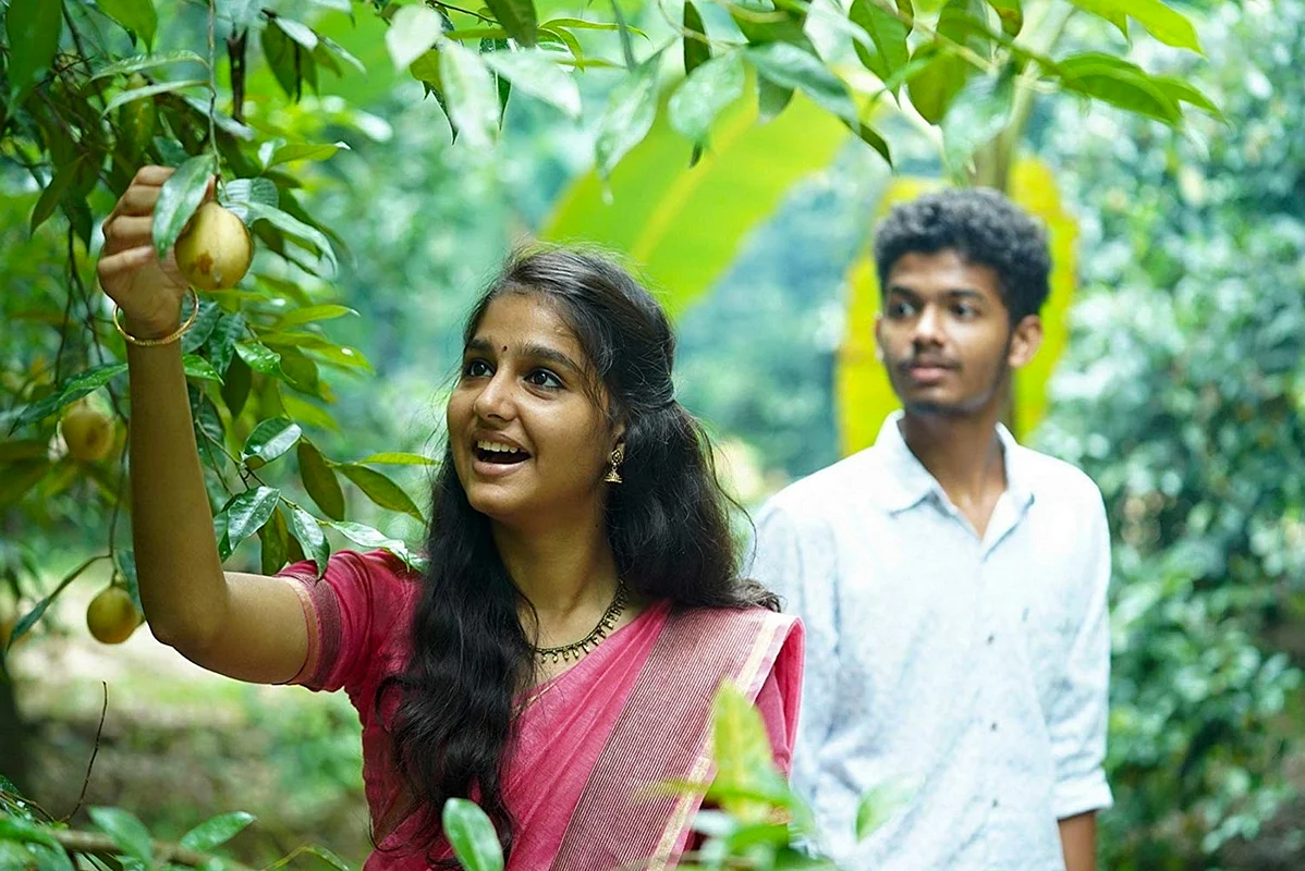 Malayalam film Thanneer Mathan Dinangal is a sweet, coming of age movie ...