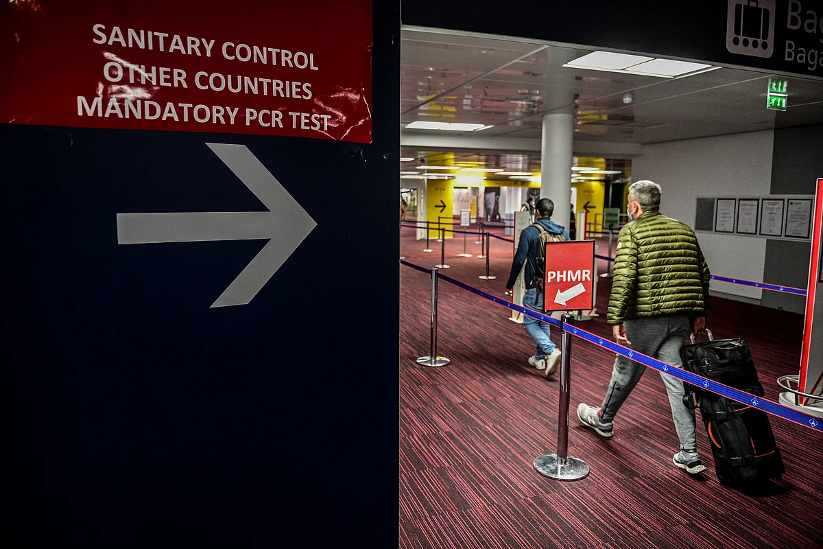 Covid-19: France to require 24-hour negative PCR test for some European ...