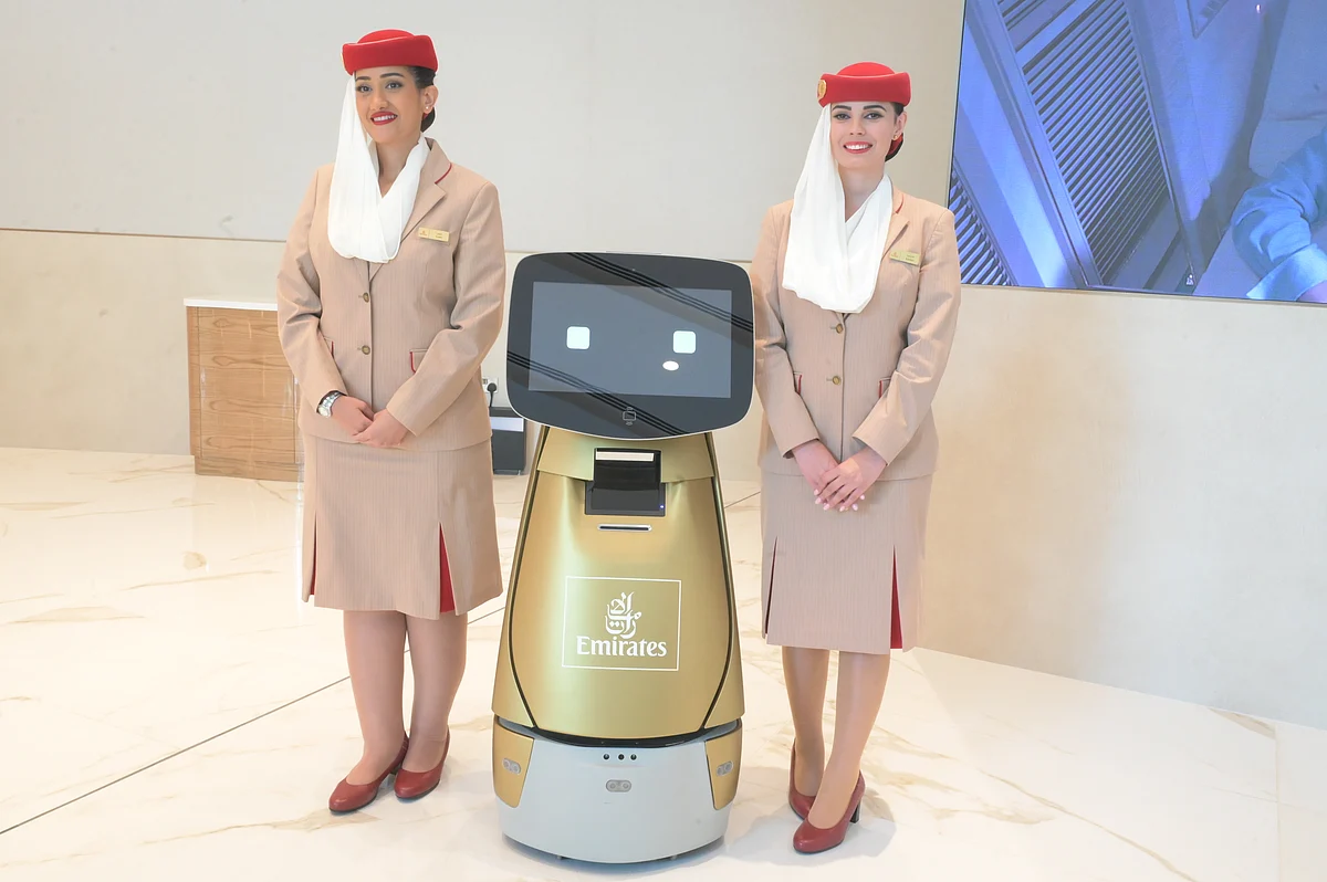 Dubai flights: Emirates launches world's first robot check-in assistant ...