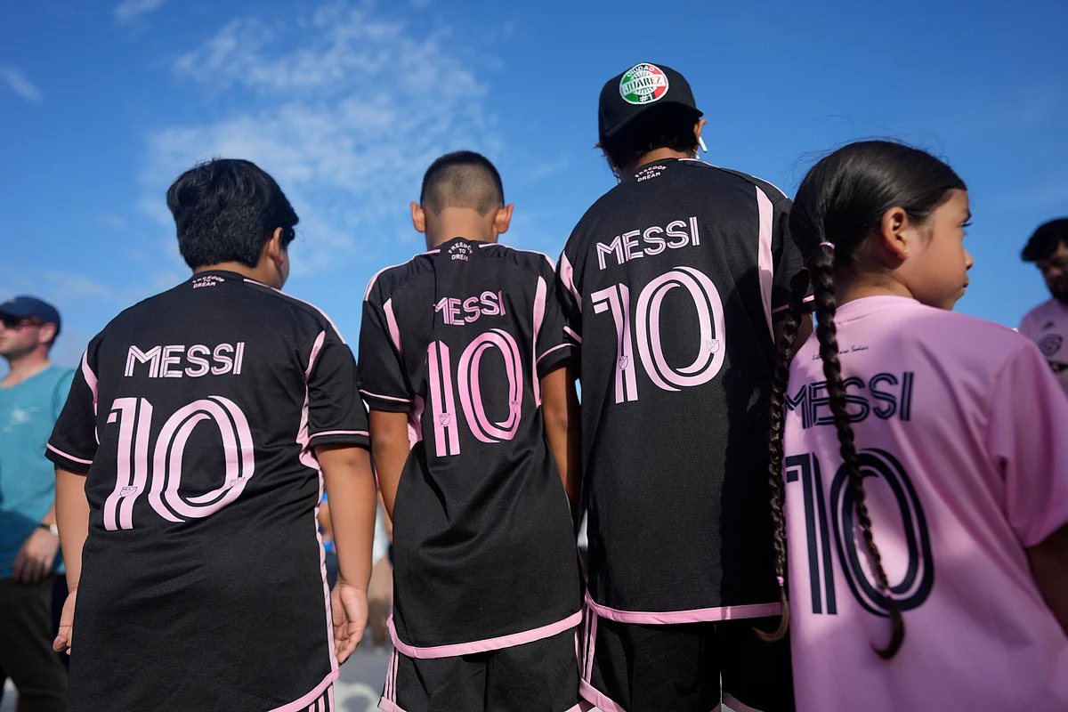 Lionel Messi debuts with Inter Miami: Celebrities, fans show up to ...