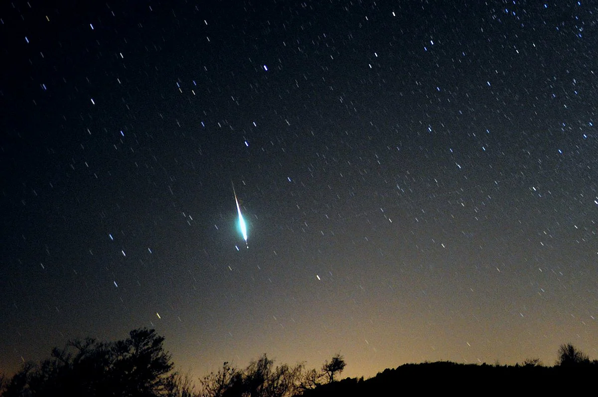 UAE: 'Fireball', meteor showers to light up night sky this month; how ...