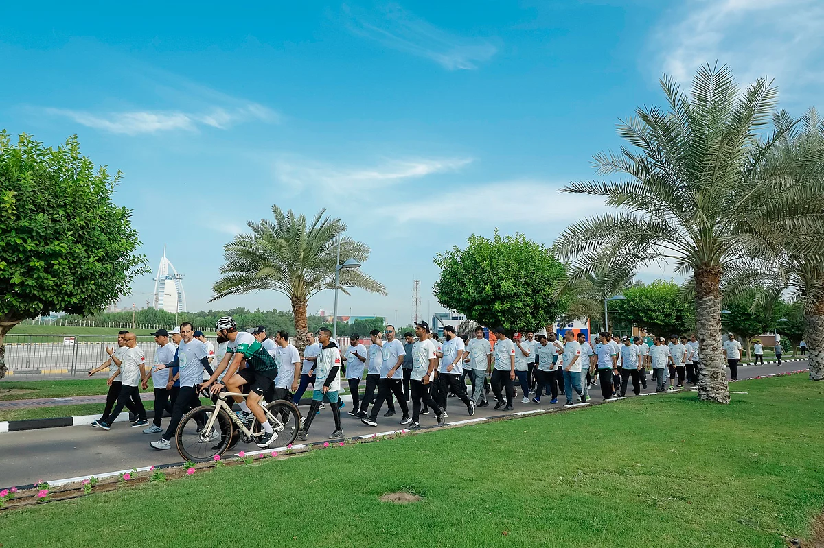 Look: Dubai Police chief, top officers take part in fitness challenge ...