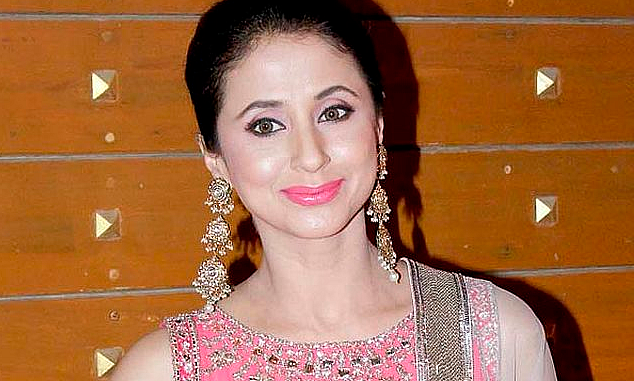 Urmila Matondkar recreates 'Rangeela Re' magic for fans, calls film ...