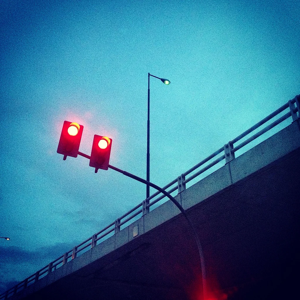 Dh1,000 traffic fine in UAE: Police warn residents against jumping the ...