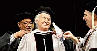 Led Zeppelin’s Jimmy Page honoured at Berklee graduation | Khaleej Times