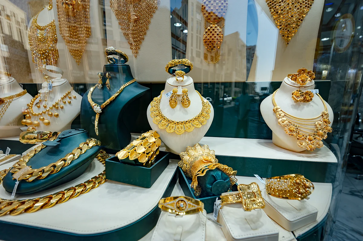 UAE: Gold prices drop further, losing Dh5 per gram so far this week ...