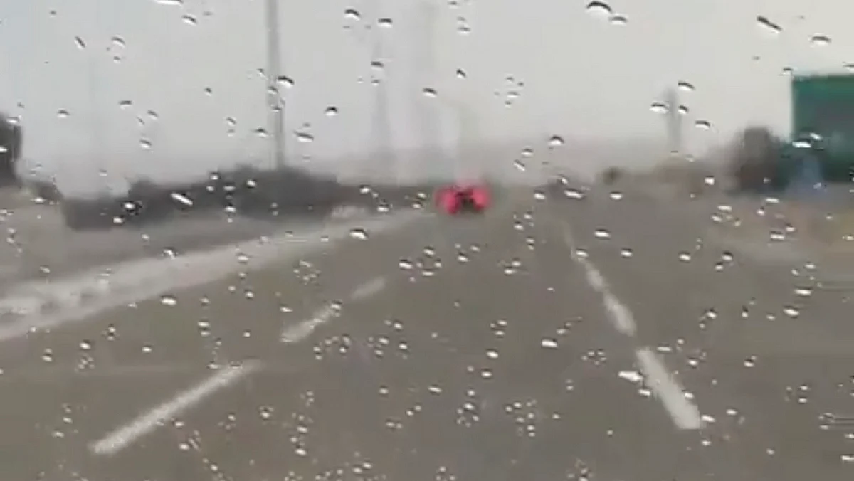 UAE weather: Red, yellow alerts issued for fog; chance of light rain in ...