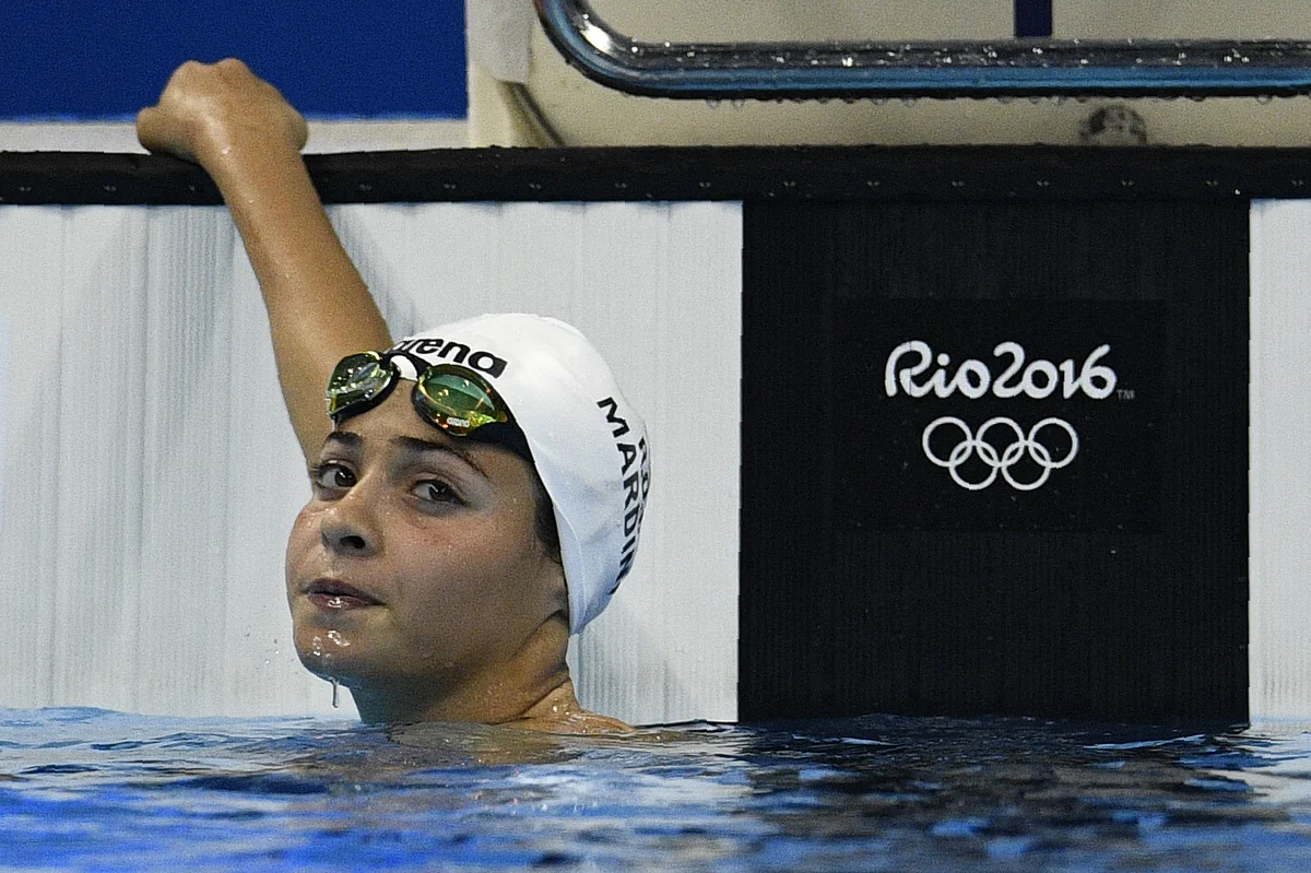 Watch: Syrian Olympic star swimmer Yusra urges people to give refugees ...