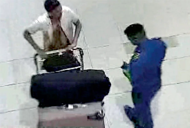 Bag snatcher held by Dubai Customs | Khaleej Times