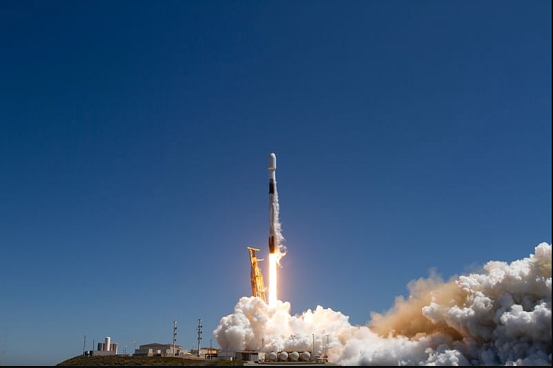 UAE satellite that can take HD images of Earth day and night blasts off ...