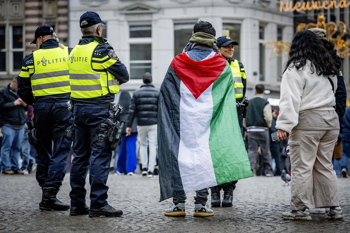 The buildup to attacks on Israeli football supporters in Amsterdam ...