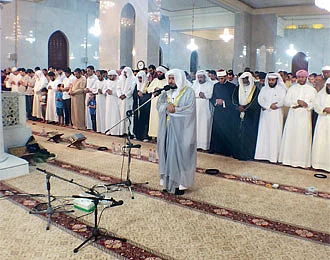 Thousands flock to Rashidiya mosque | Khaleej Times