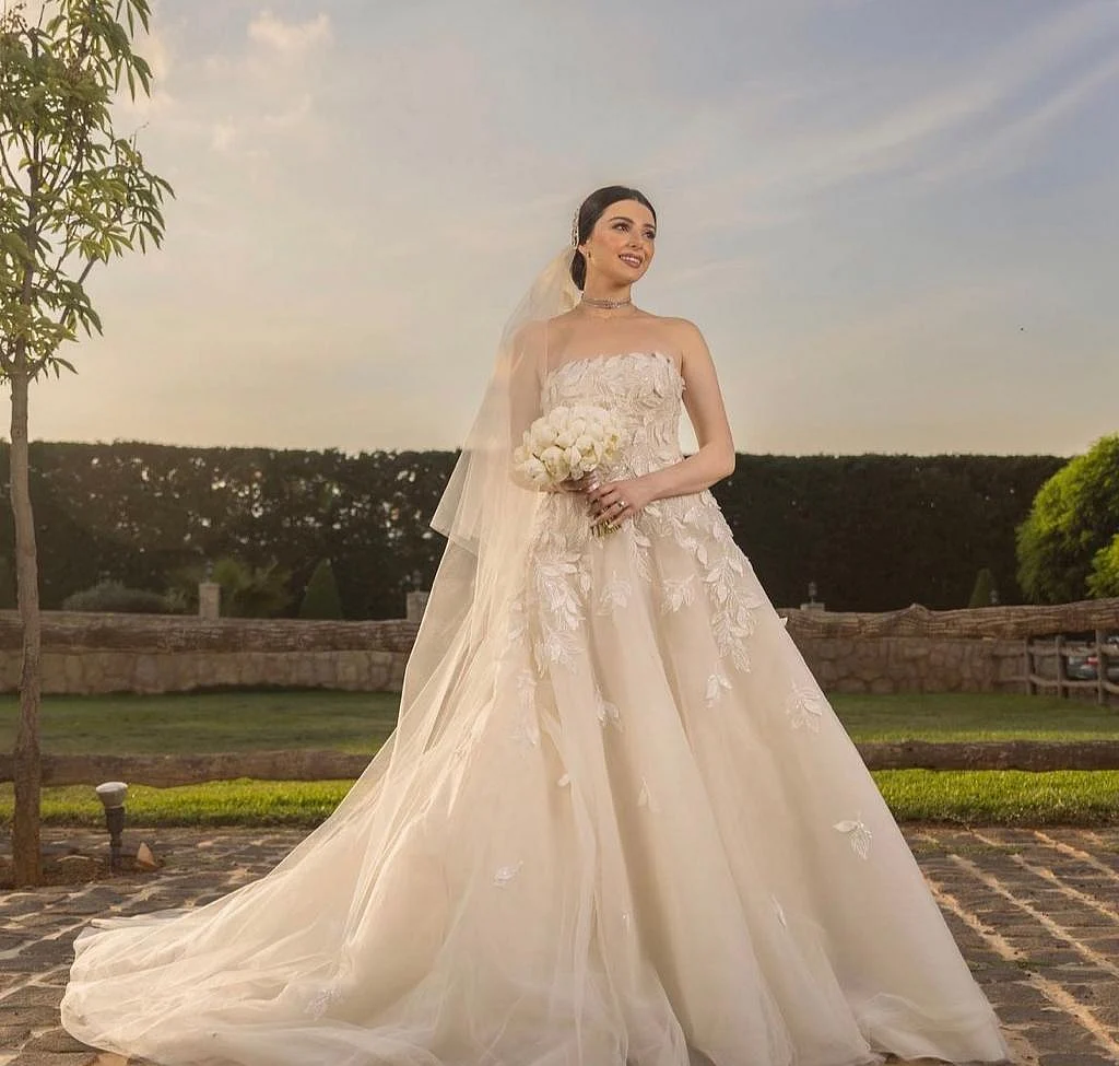 Lebanese singer Maritta Hallani looks stunning in her Abu Dhabi wedding