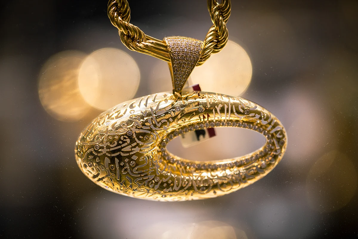 Dubai: 22K gold crosses Dh300 per gram again as yellow metal prices ...