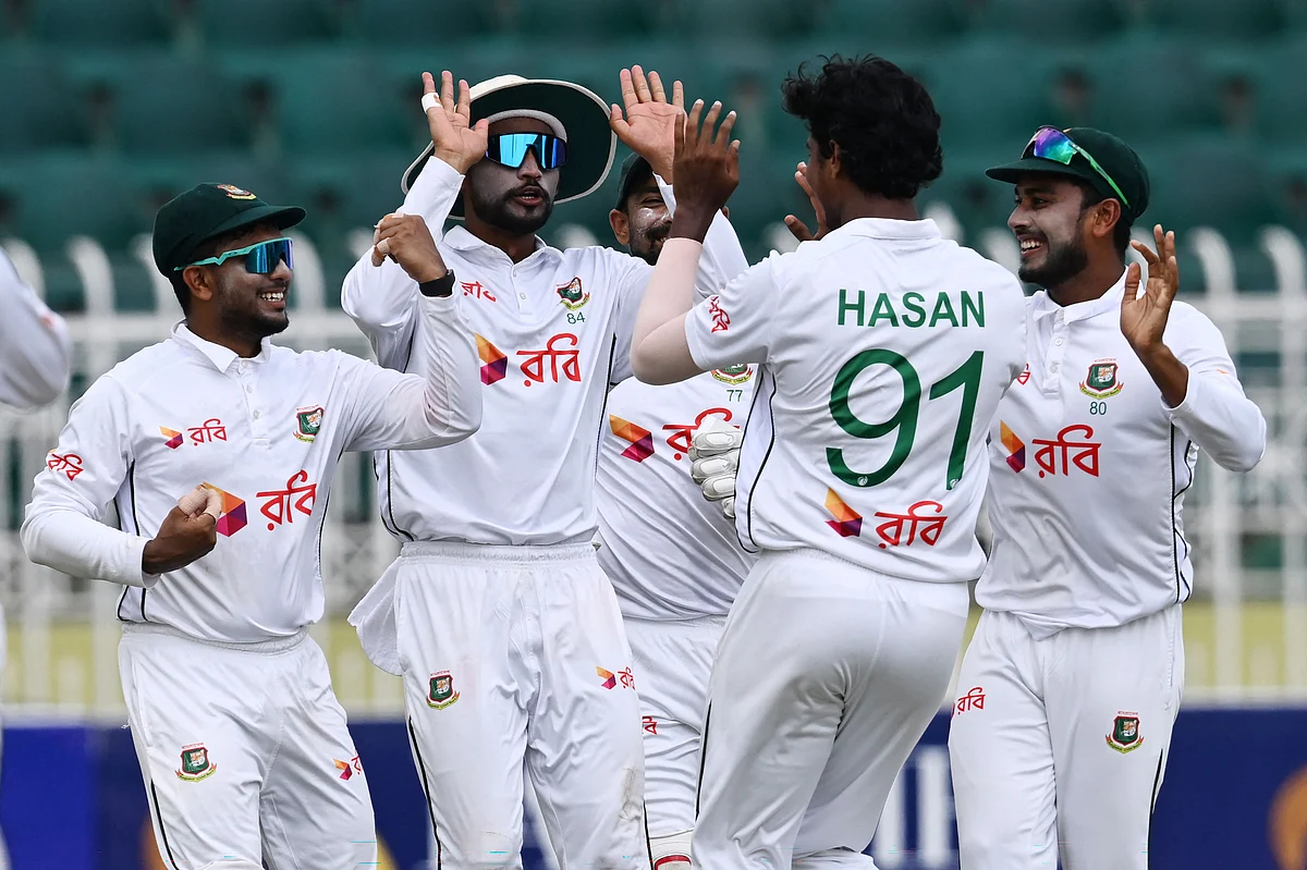 Pakistan coach Gillespie remains defiant despite Bangladesh onslaught ...