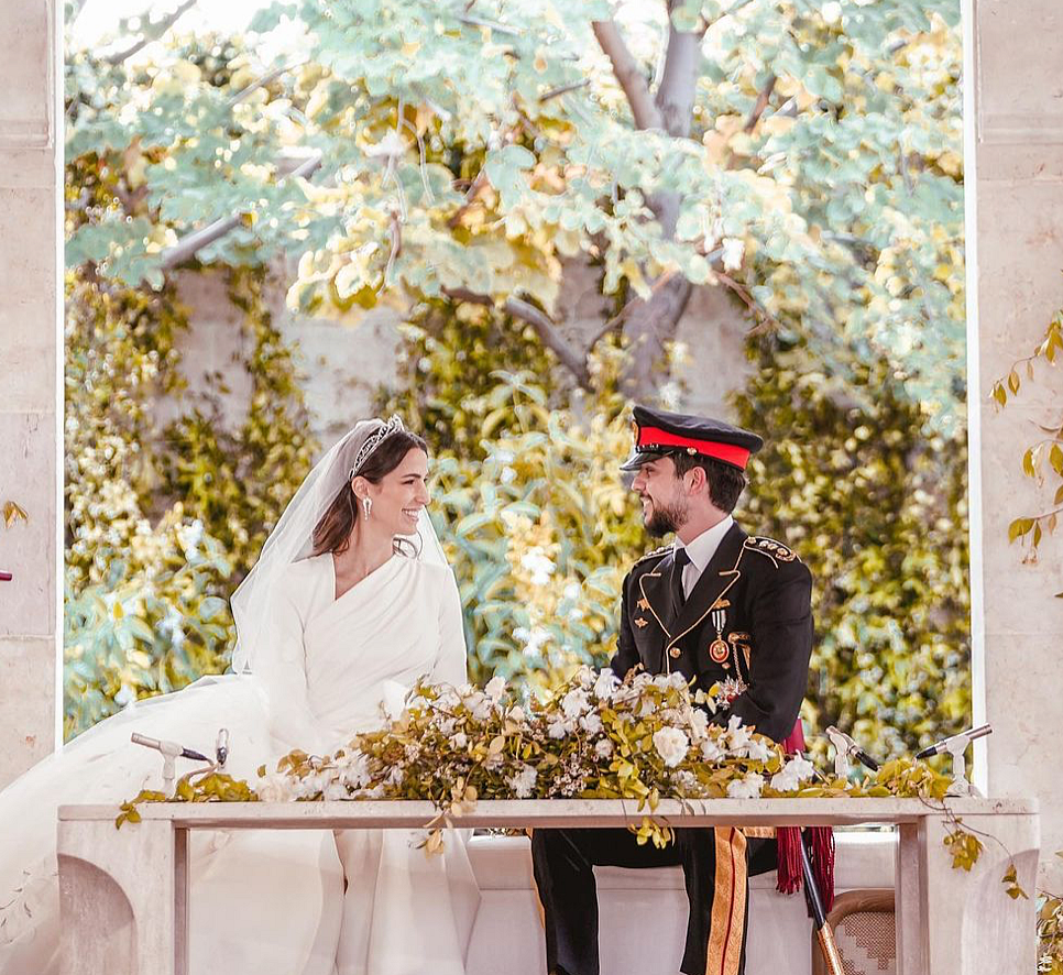Watch Jordan S Crown Prince Hussein And Princess Rajwa Welcome First