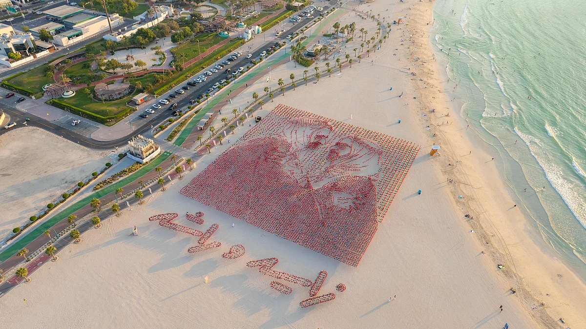 Watch: 11,600 UAE flags form portraits of founding fathers in Dubai ...