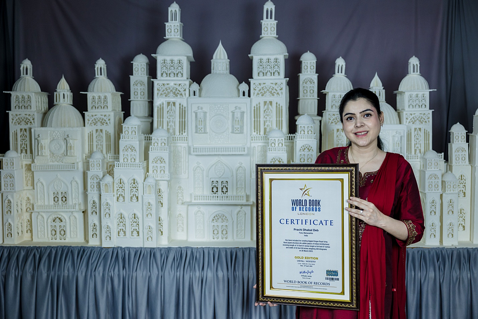 Prachi Dhabal Deb registers her name in the World Book Of Records ...