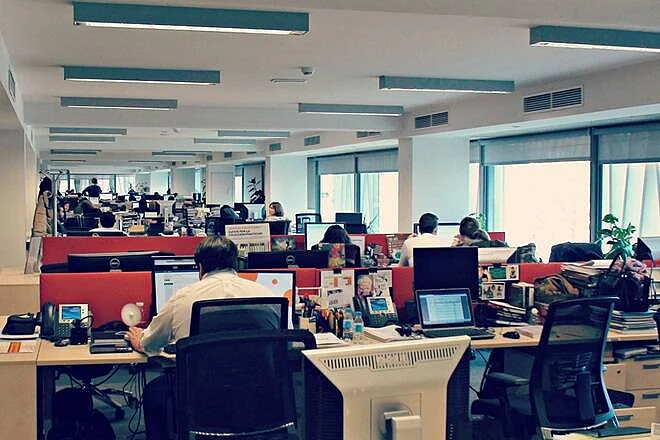 UAE: What is the retirement age for employees; can they continue ...