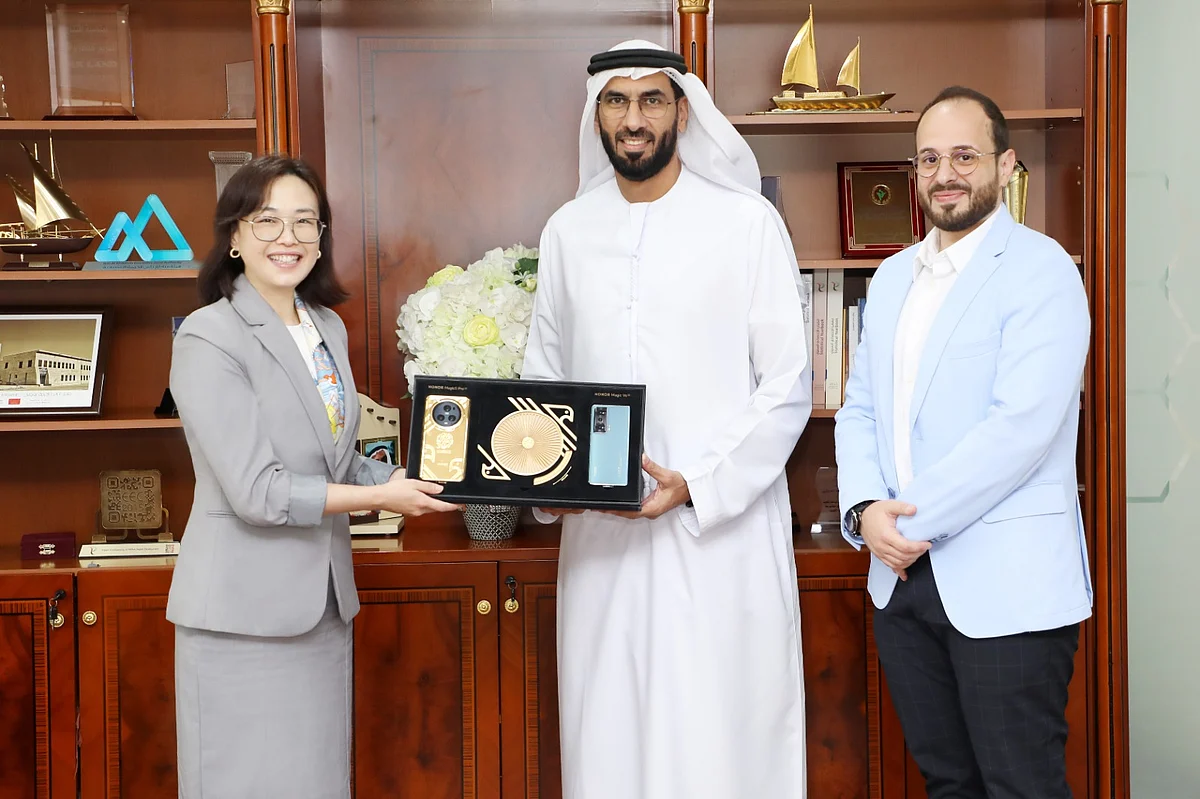 HONOR privileged to present Sheikh Mohammed Bin Kayed Al Qassimi the ...