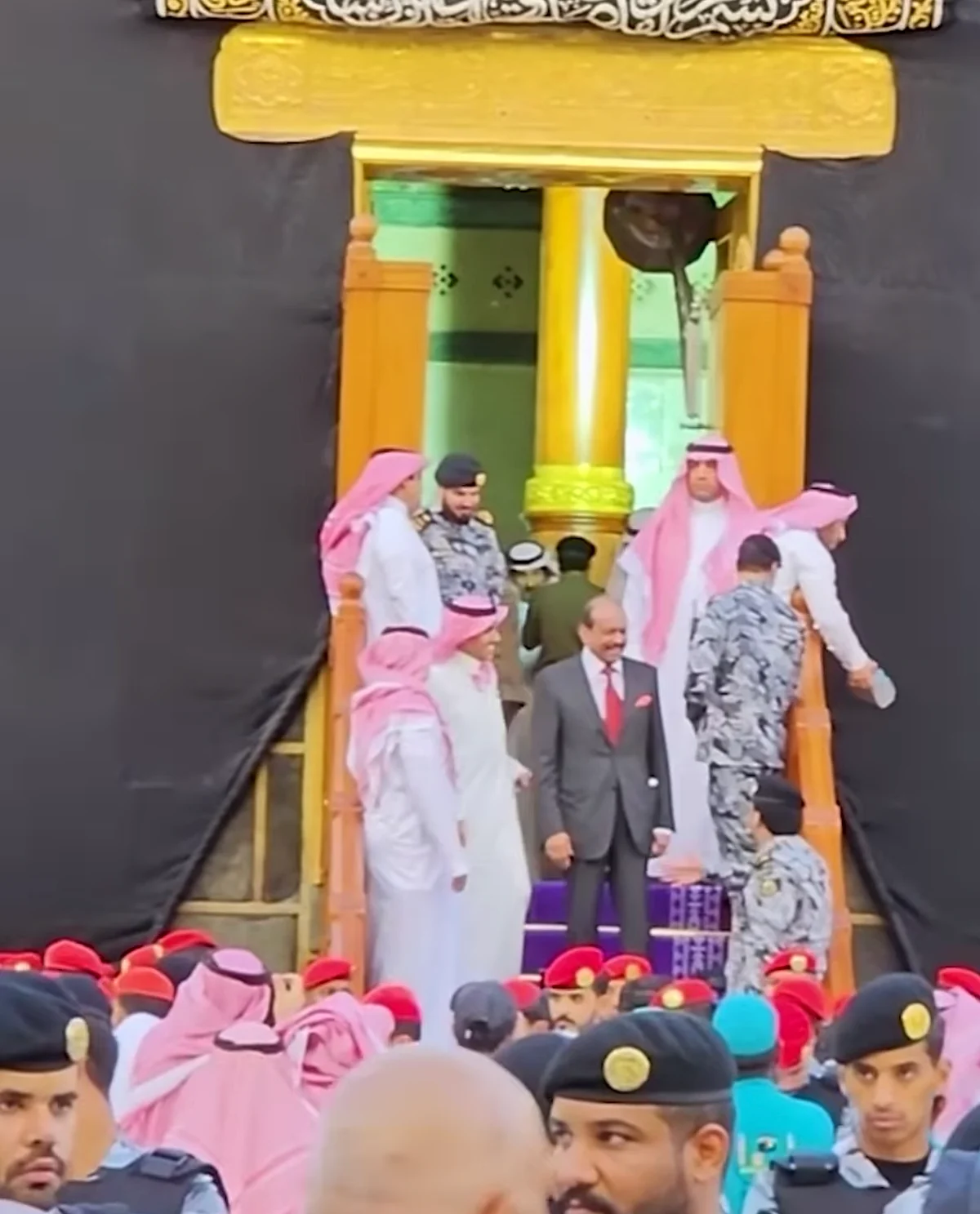 Watch: UAE businessman Yusuffali joins dignitaries during holy Kaaba ...