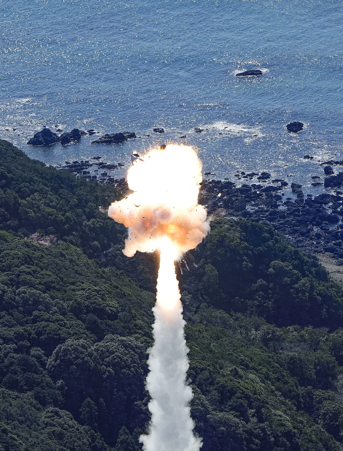 Look: Japan space rocket explodes seconds after launch | Khaleej Times