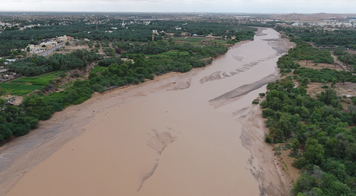 Severe weather alert in Oman: Distance learning announced on October 16 ...