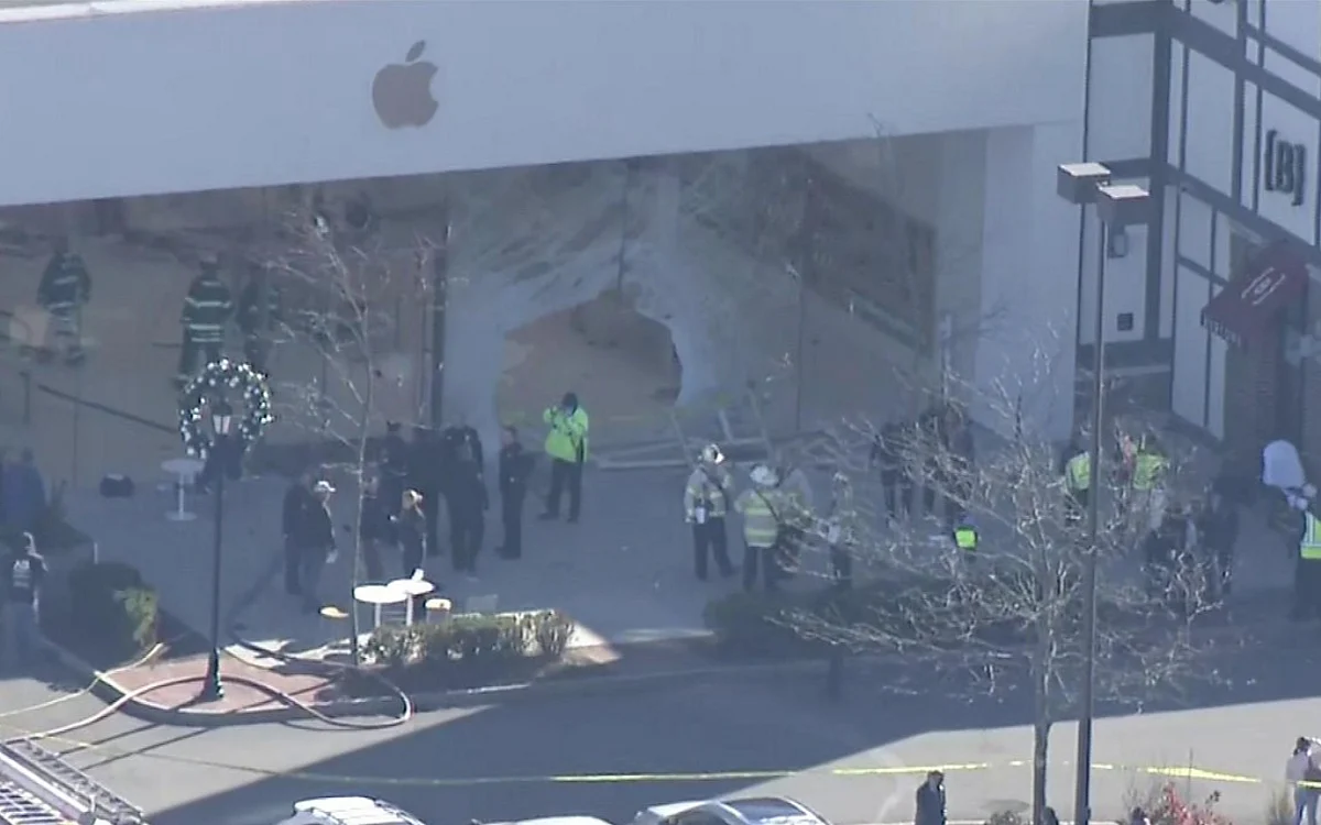 US: 1 killed, 16 injured as SUV crashes into front of Apple store ...