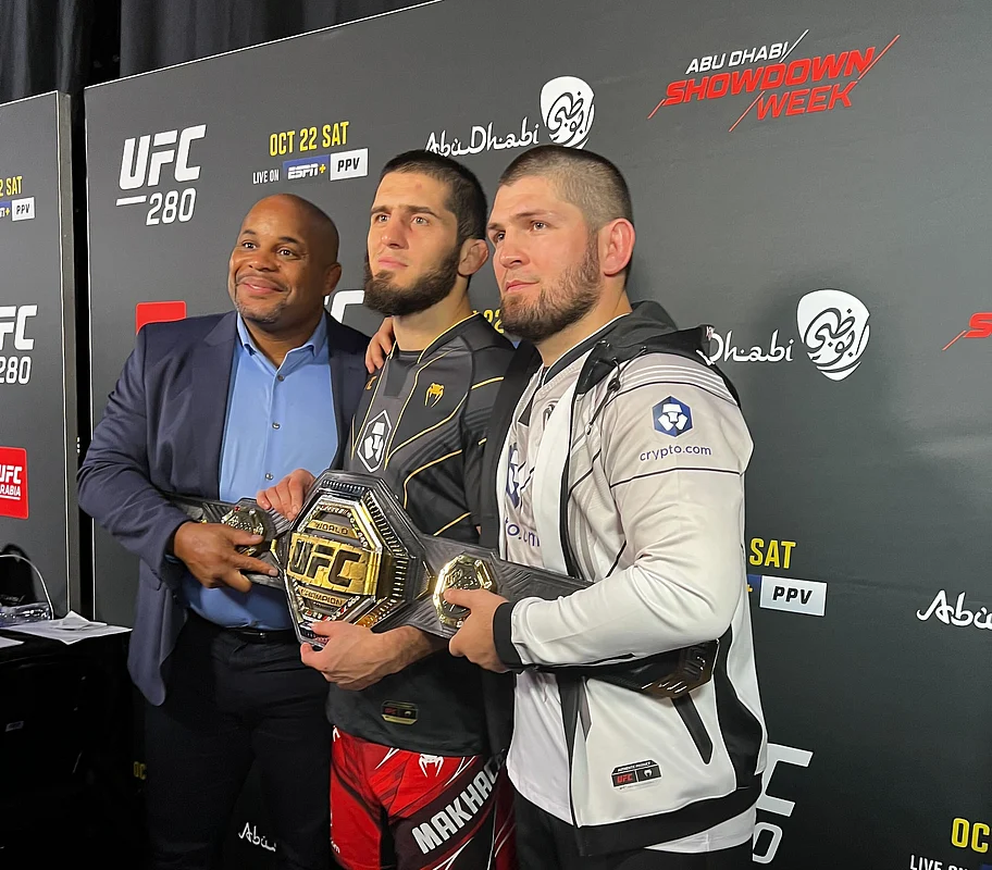 UFC 280: Russia's Islam emulates Khabib, wins UFC title in Abu Dhabi ...