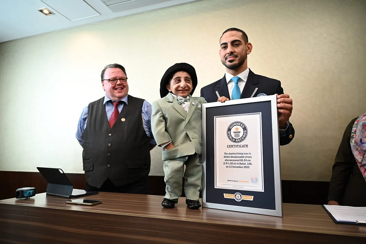 Look: World's shortest man, weighing 6kg, sets new Guinness record in ...