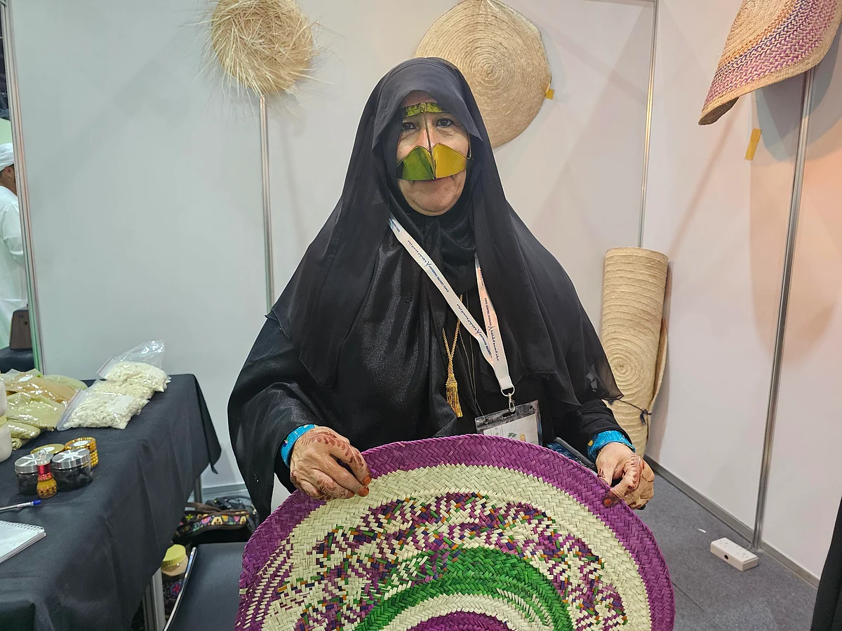 Look: This Emirati turns dried date palm fronds into baskets, mats to ...