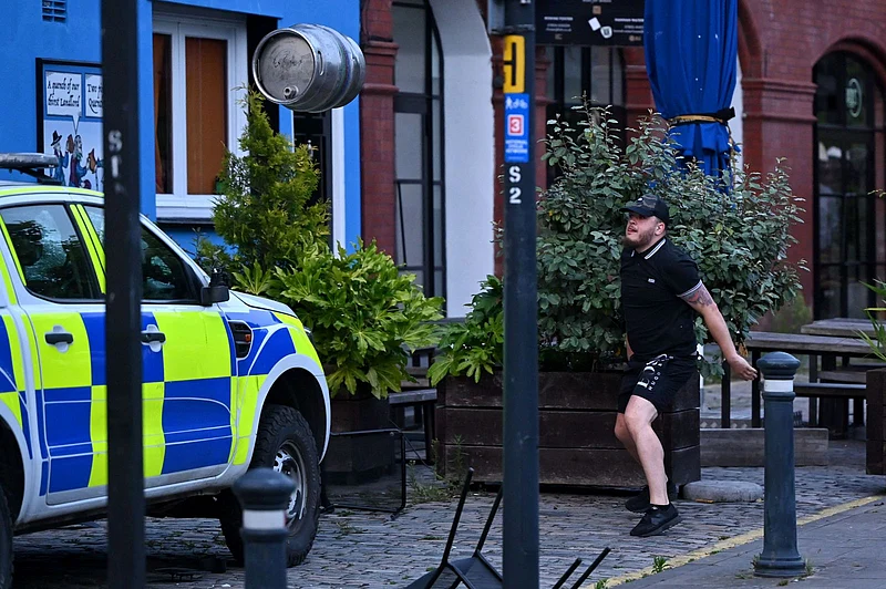 Renewed rioting sweeps British cities in wake of child murders