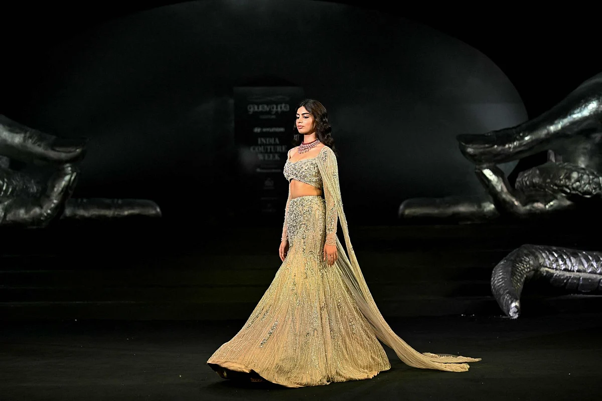 India Couture Week 2024: Khushi Kapoor on sister Janhvi’s advice before ...