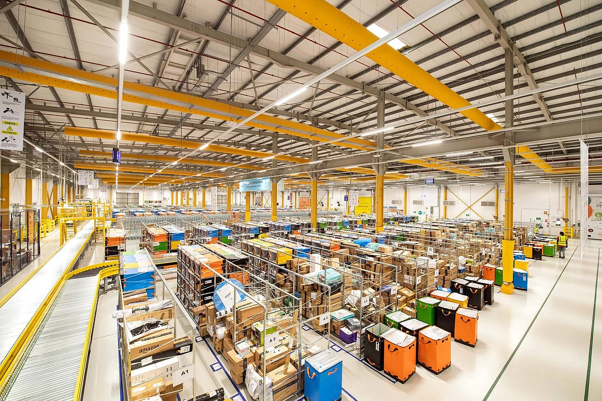 UAE: Amazon opens its largest delivery station in Abu Dhabi, creates ...