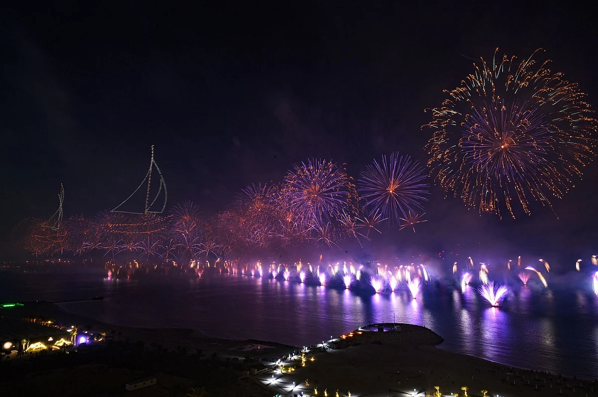 NYE in UAE: RAK breaks 2 world records with fireworks 'carpet', over ...
