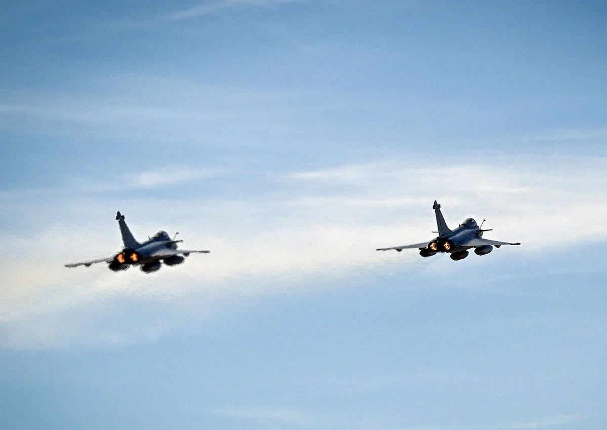 Two French military aircraft collide mid-air | Khaleej Times