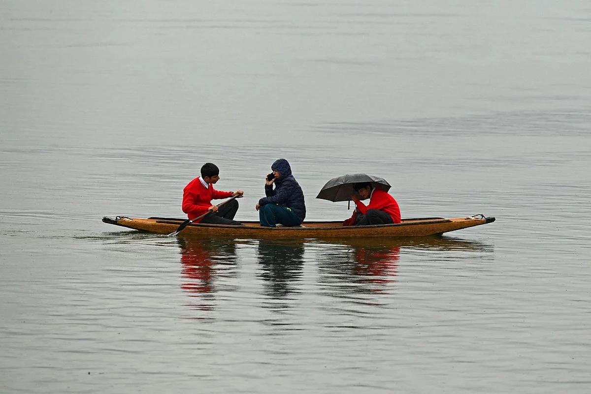 India's first water transport system, Uber Shikara, launched in Kashmir ...