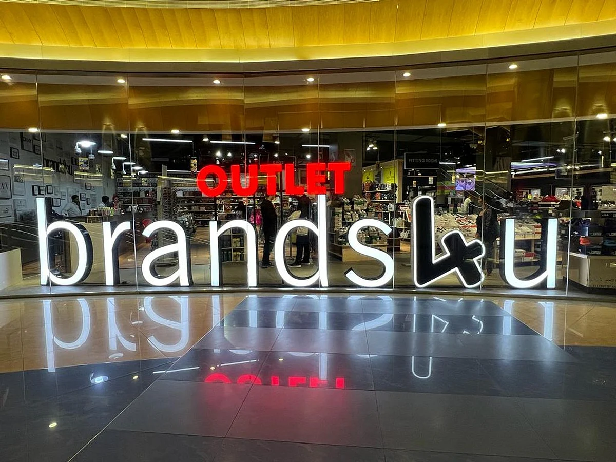 Brands4u begins 2023 with a big bang sale | Khaleej Times
