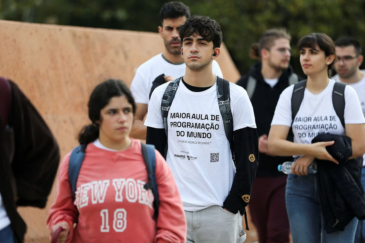 Portuguese school sets world record for largest programming lesson ...
