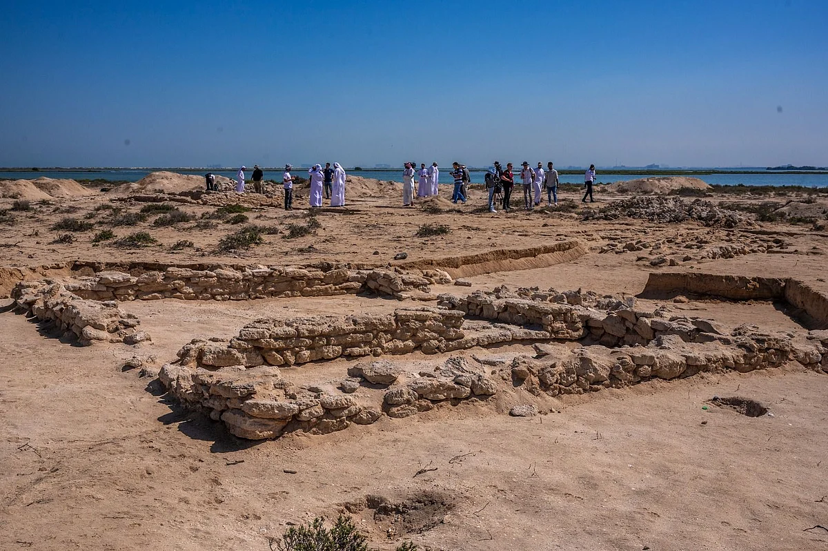 Pearls, oyster shells, pots: What was found in UAE's oldest pearling ...