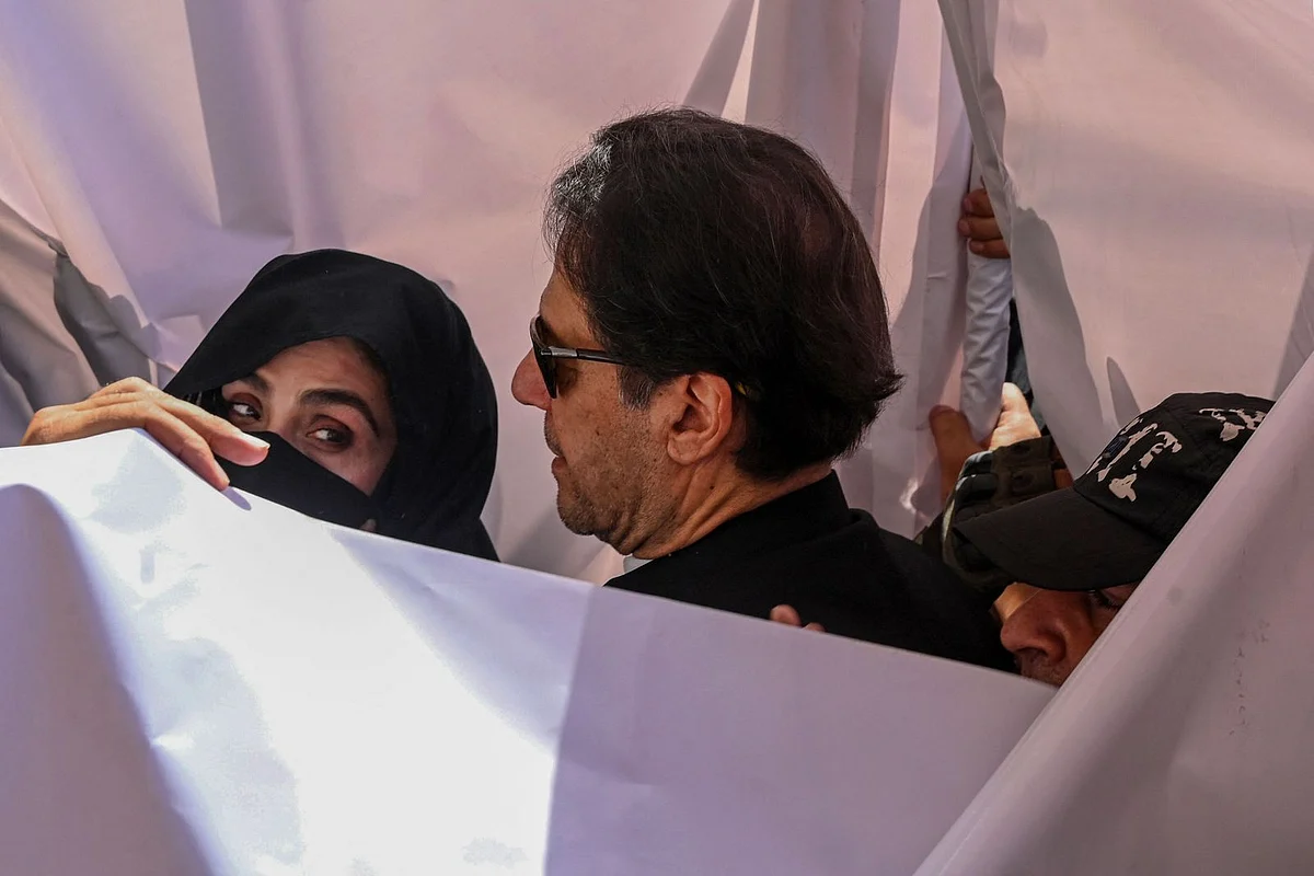Pakistan: Imran Khan, wife Bushra Bibi face another corruption case ...